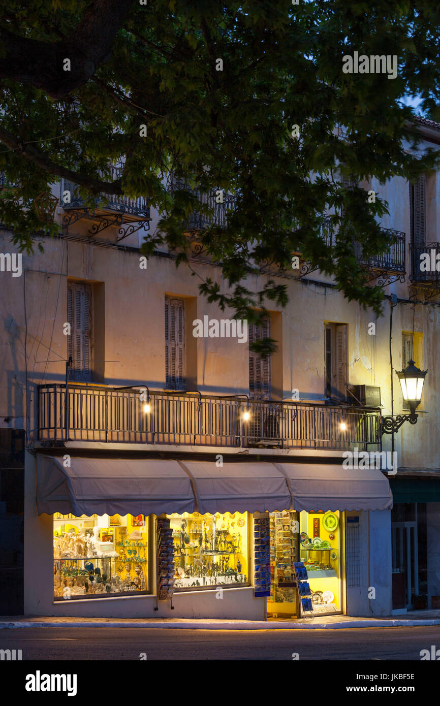 Souvenir shop selling reproductions of ancient greek items hi-res stock ...