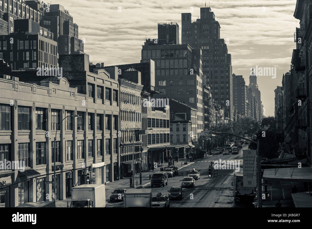 Elevated city street view from the high line pedestrian walkway hi-res ...