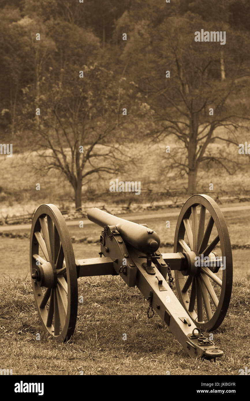Battle of gettysburg cannon hi-res stock photography and images - Alamy