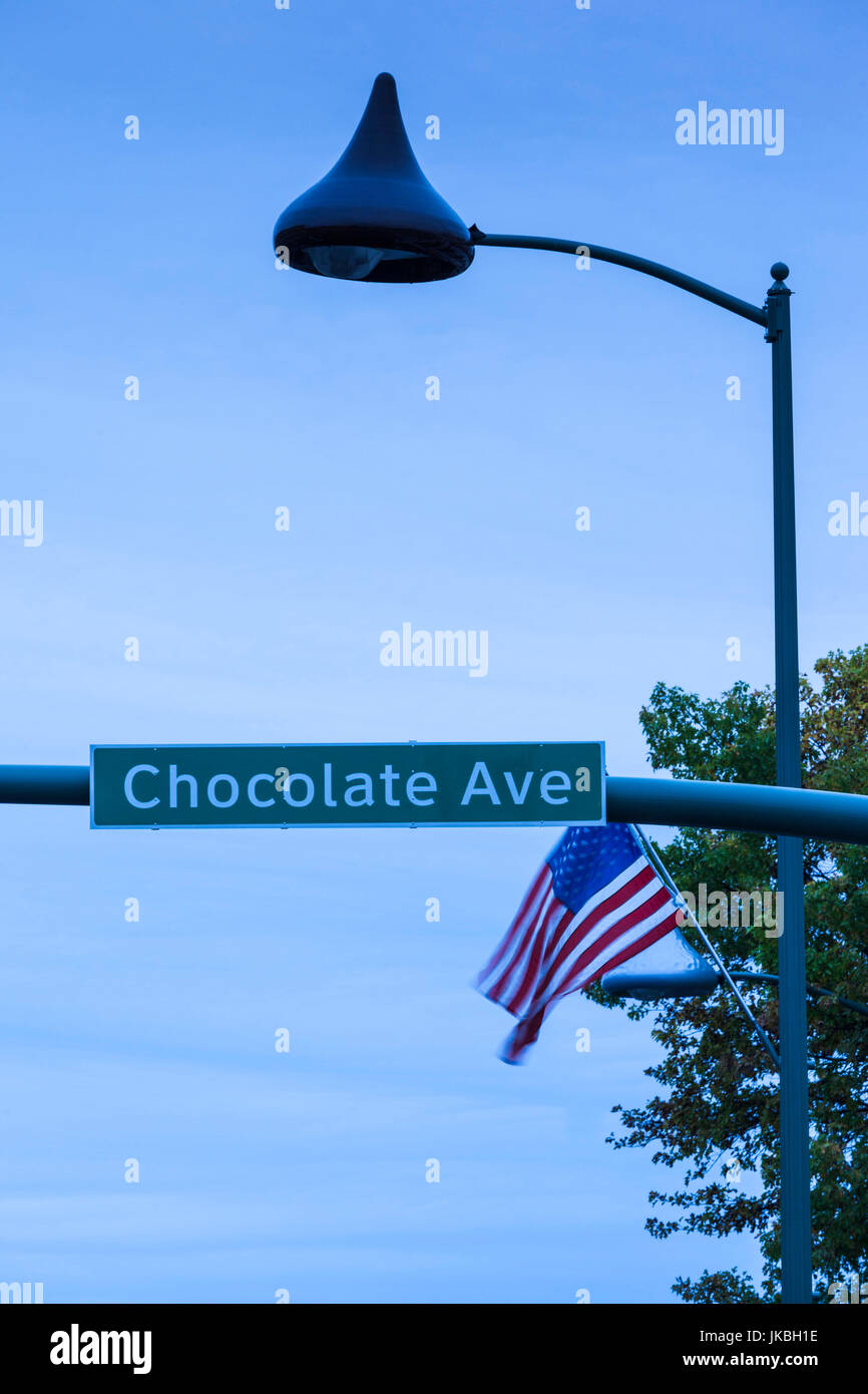 USA, Pennsylvania, Hershey, sign for Chocolate Avenue with streetlamp ...