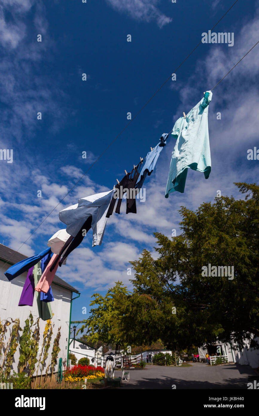 Amish laundry hi-res stock photography and images - Alamy