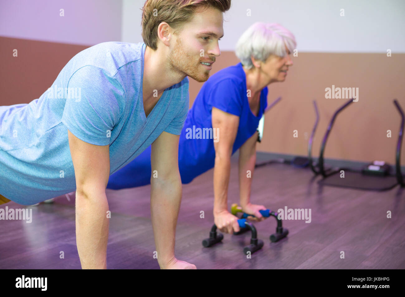 senior woman doing push up for therapy Stock Photo - Alamy