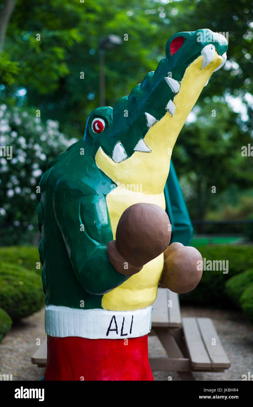 USA, Massachusetts, Cape Cod, Hyannis, boxing Alligator statue on mini ...