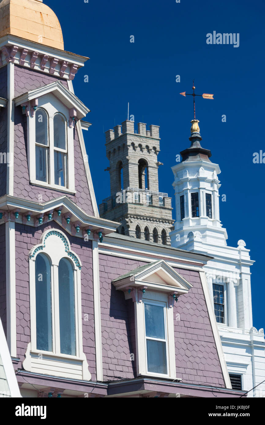 Buildings around pilgrim monument hi-res stock photography and images ...