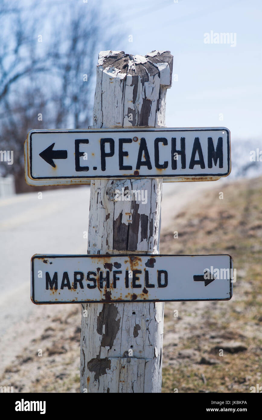 USA, Vermont, Peacham, Road signs Stock Photo - Alamy