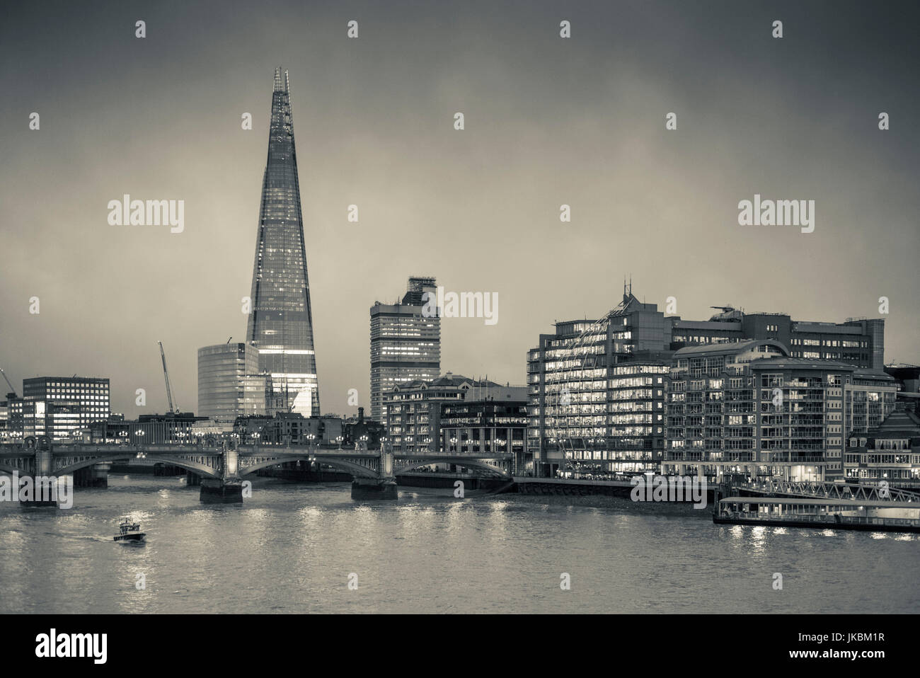 Millenium bridge dusk london hi-res stock photography and images - Alamy