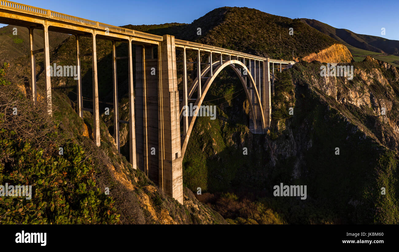 A nice shot of the front of the bridge Stock Photo - Alamy