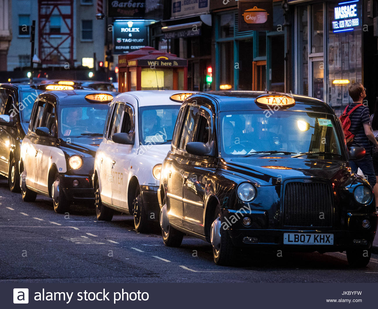 Black Cab Taxi Rank Stock Photos & Black Cab Taxi Rank Stock Images - Alamy