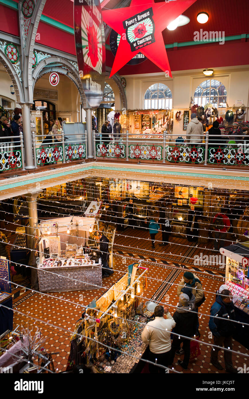Camden indoor market stalls hi-res stock photography and images - Alamy