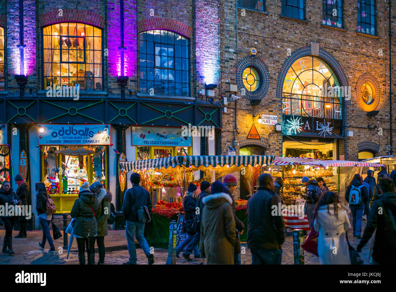 London exterior dusk hi-res stock photography and images - Alamy