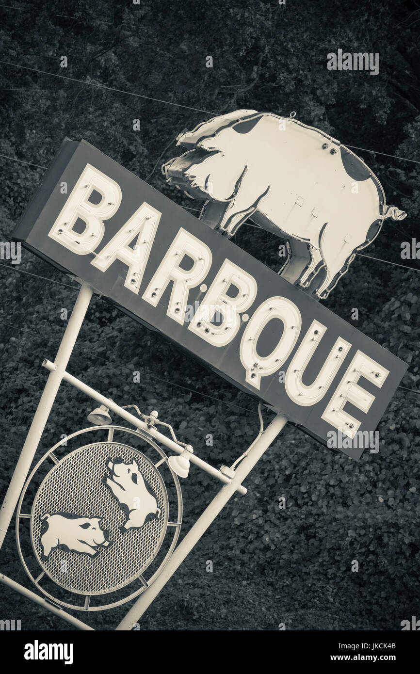 Bbq restaurant sign hi-res stock photography and images - Alamy