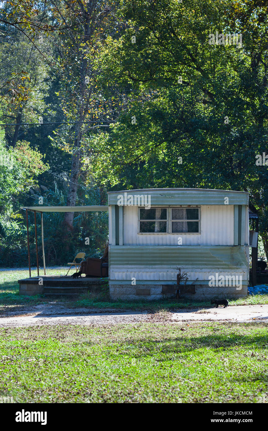 USA, Georgia, Athens, old mobile home, trailer Stock Photo - Alamy