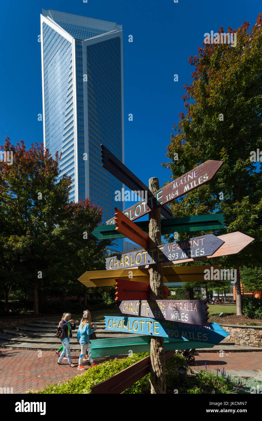 Duke energy building hi-res stock photography and images - Alamy