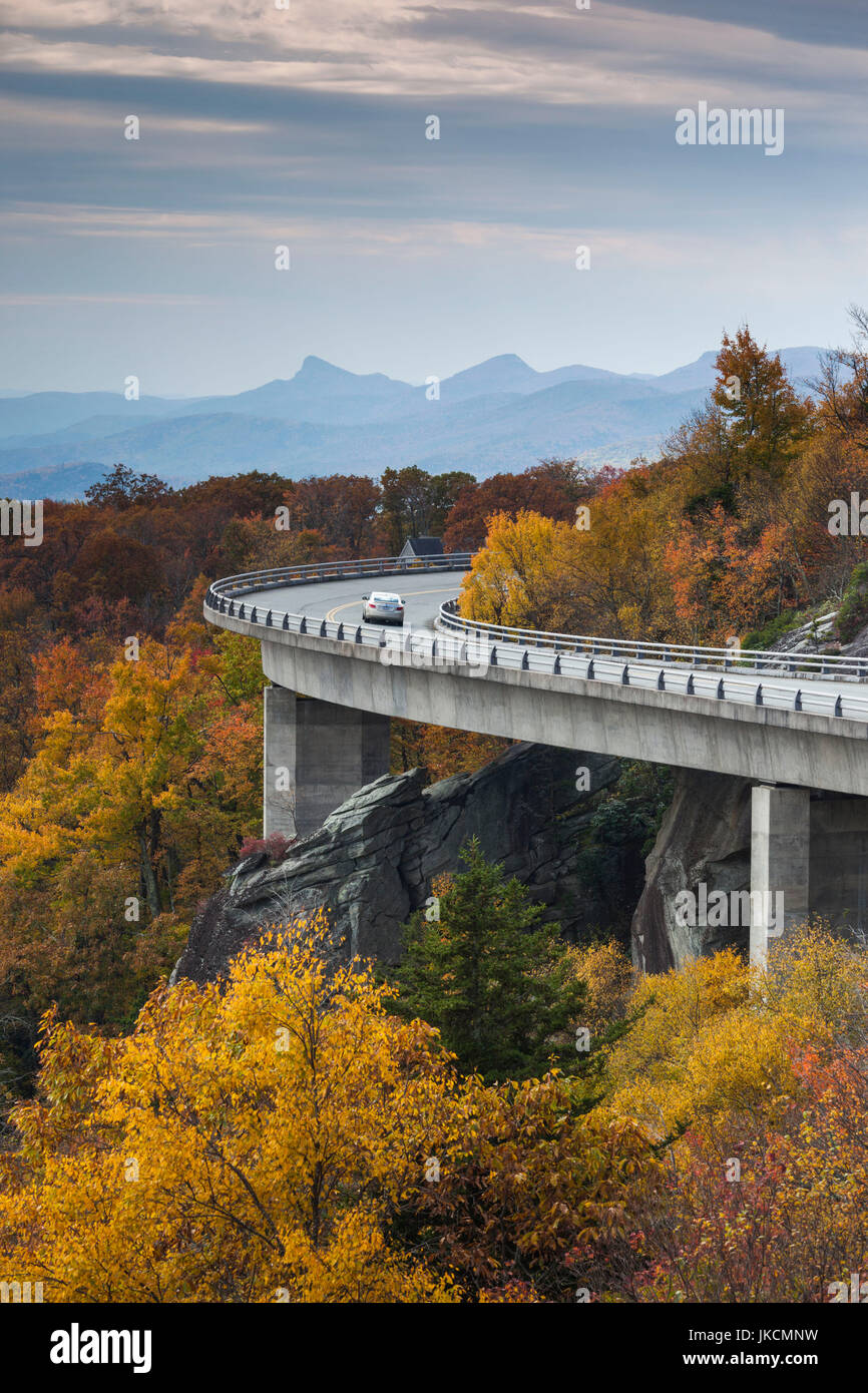 USA, North Carolina, Linville, Linn Cove Viaduct that goes around ...