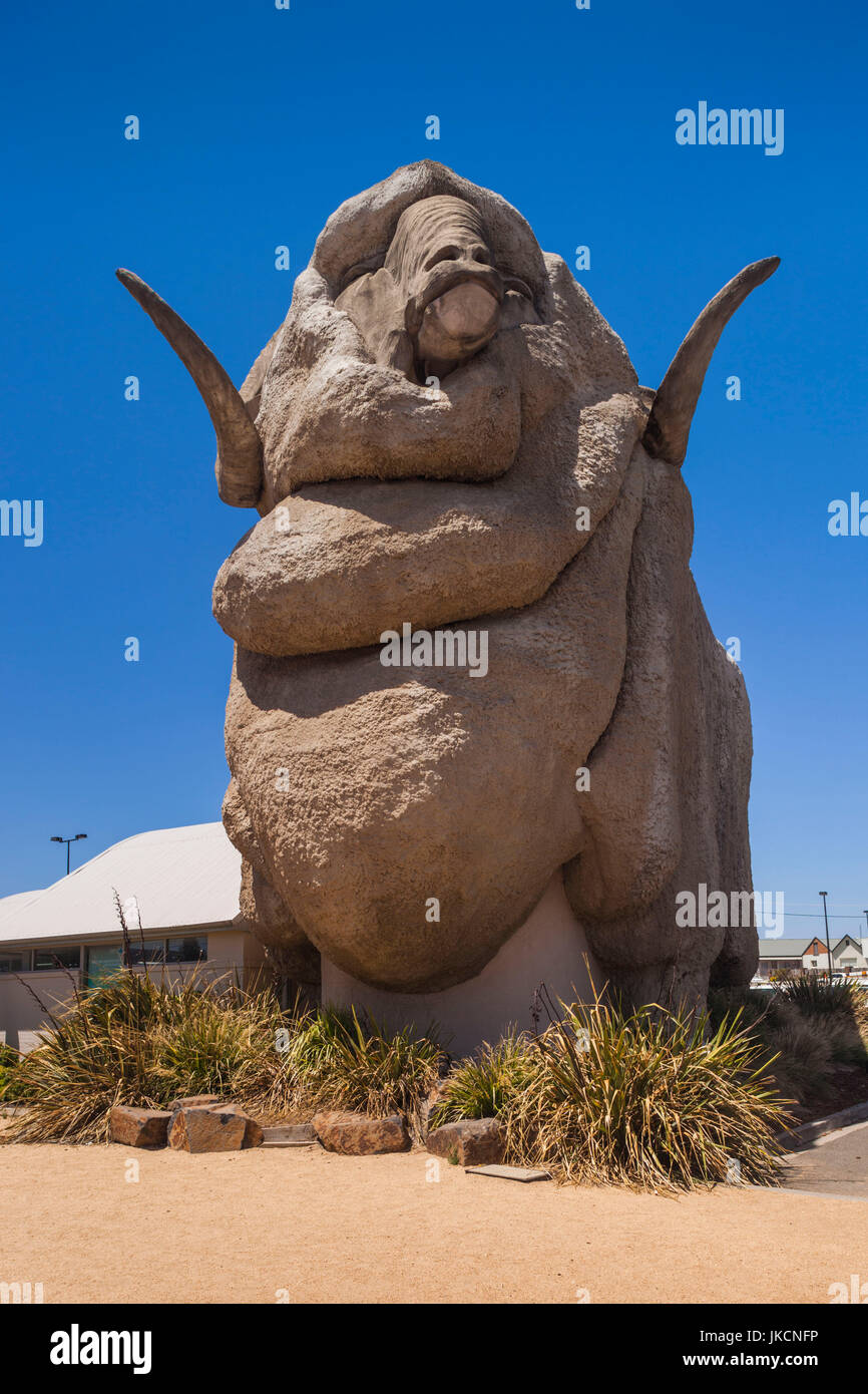 Sheep sculpture hi-res stock photography and images - Alamy