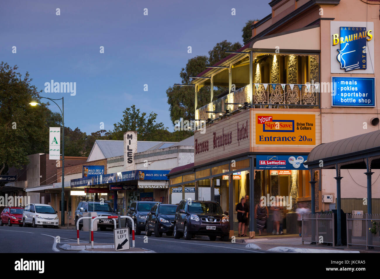 Australia, South Australia, Barossa Valley, Angaston, town view ...