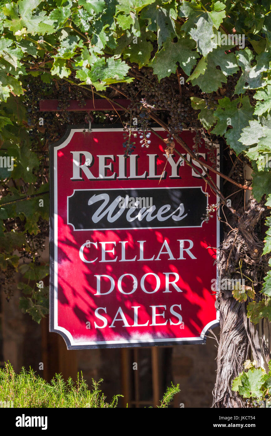 Vineyard trail sign hi-res stock photography and images - Alamy