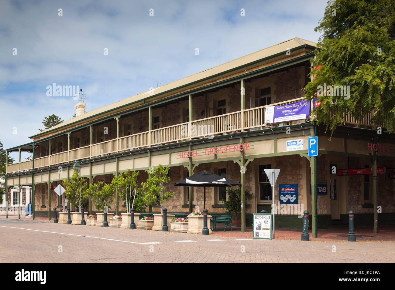 Harbor hotel hi-res stock photography and images - Alamy