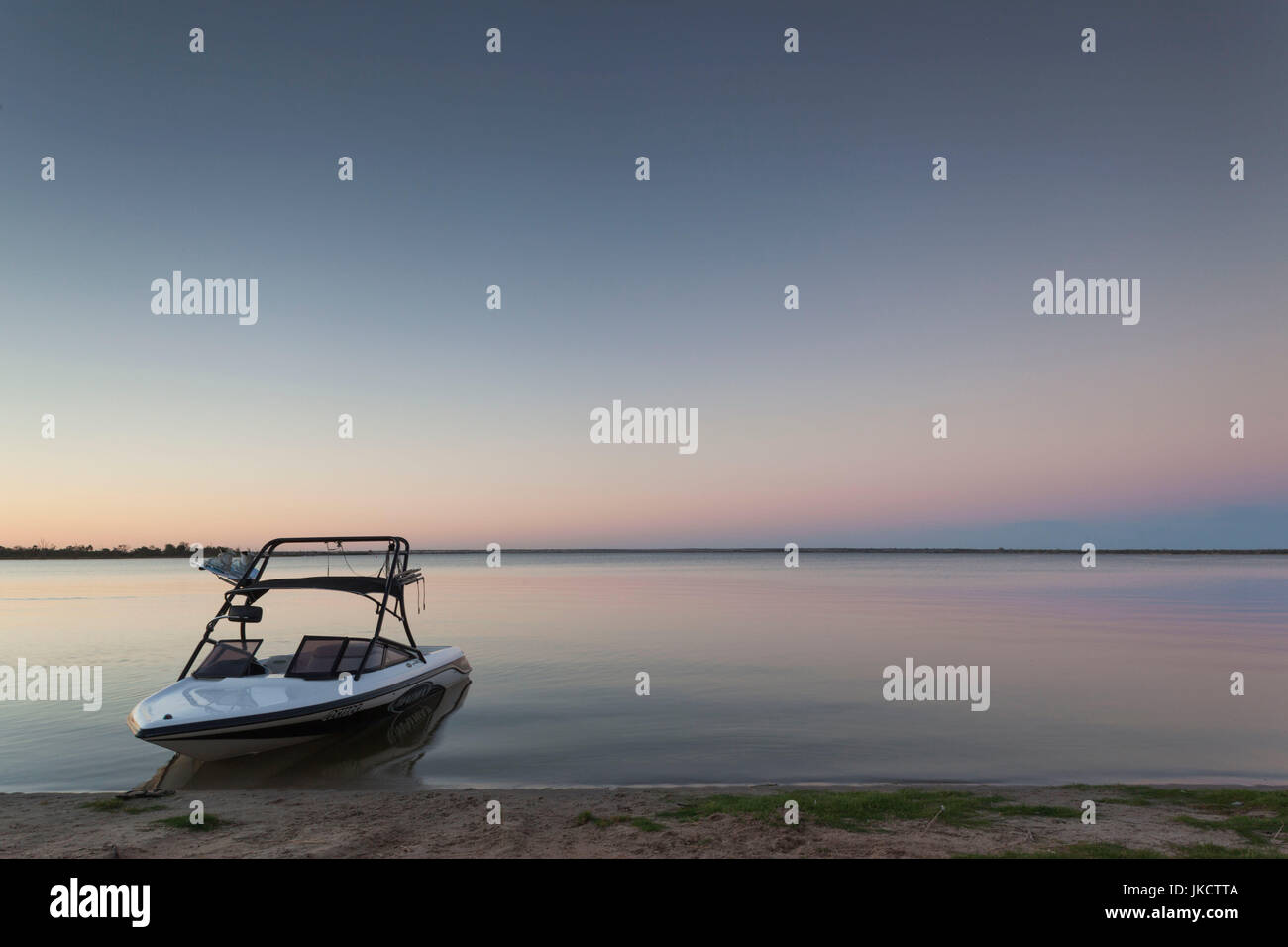 Australia, South Australia, Murray River Valley, Barmera, Lake Bonney ...