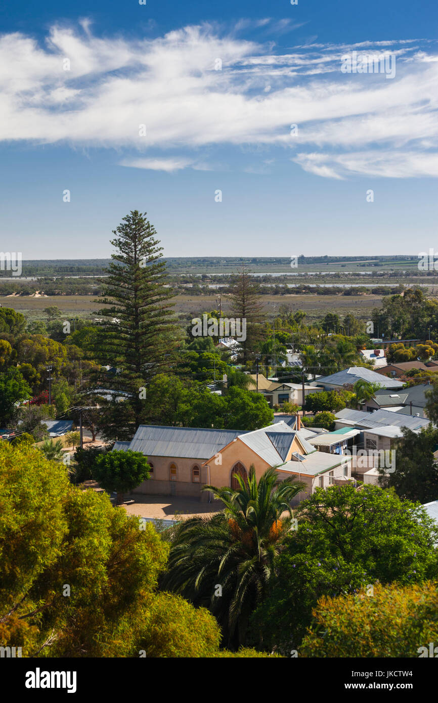 Australia, South Australia, Murray River Valley, Berri, elevated town ...