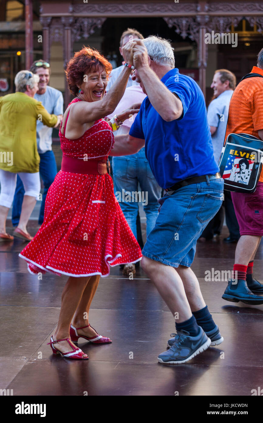 Rockabilly dancers hi-res stock photography and images - Alamy