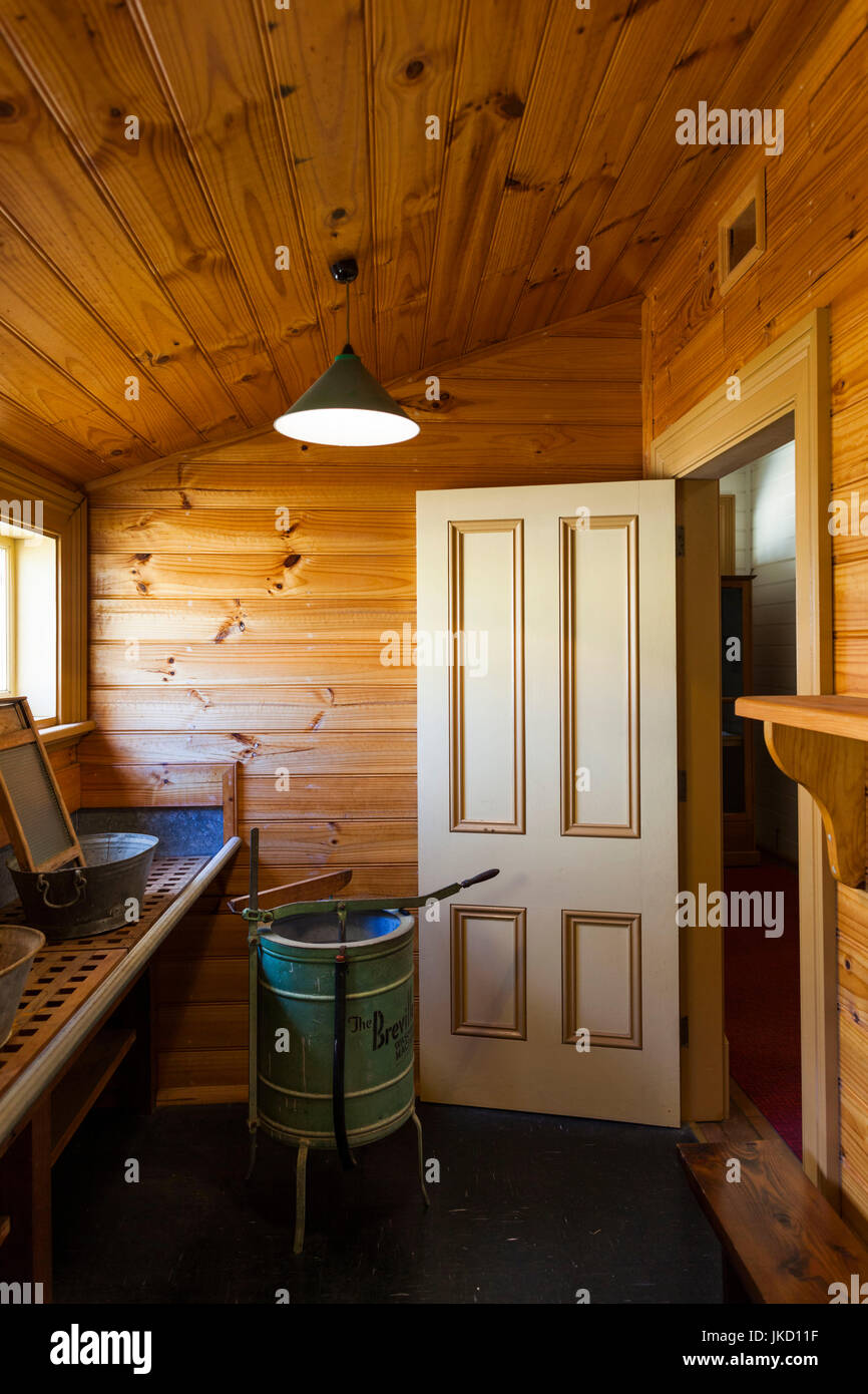 Barracks kitchen hi-res stock photography and images - Alamy