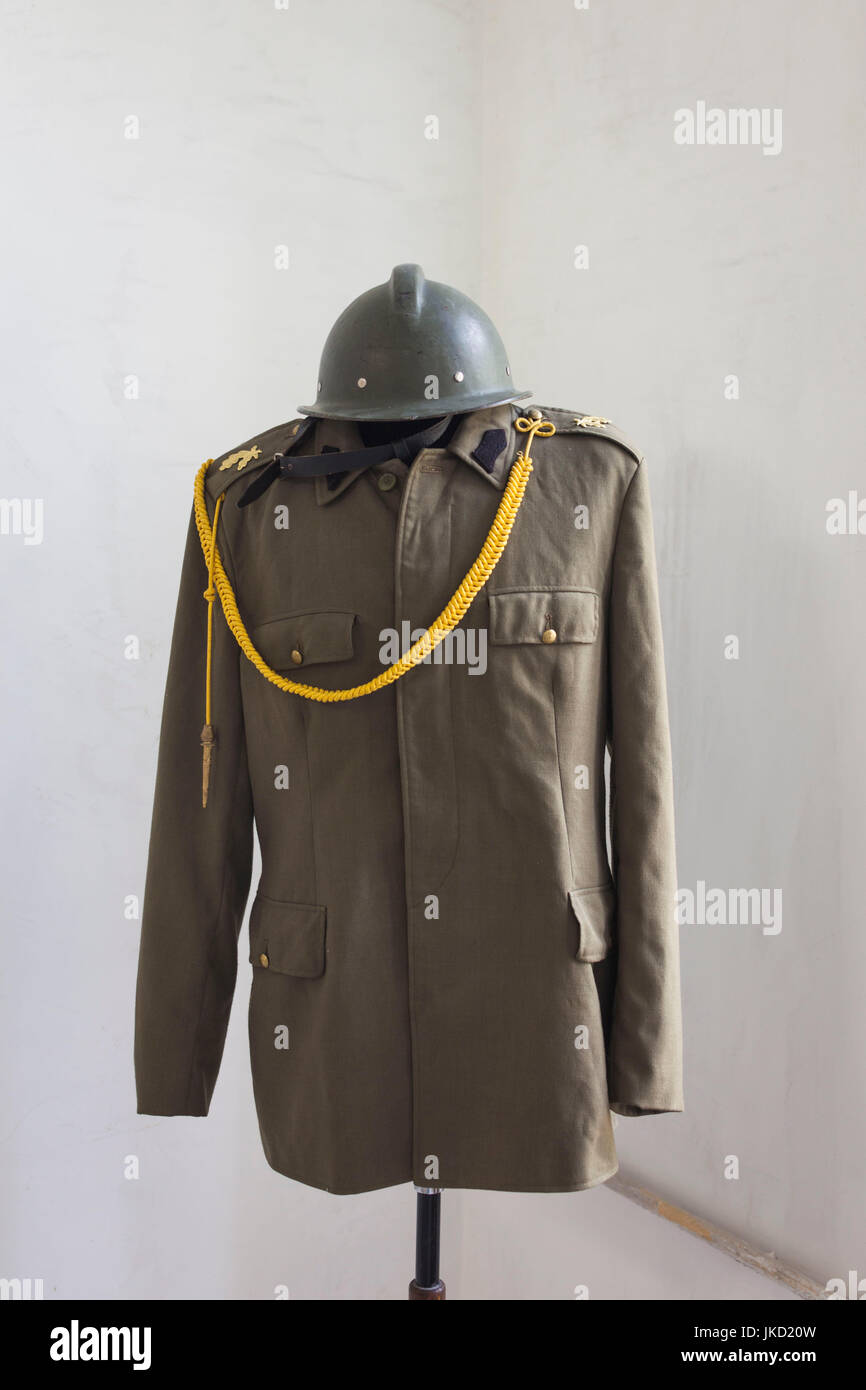 Romanian uniforms hi-res stock photography and images - Alamy