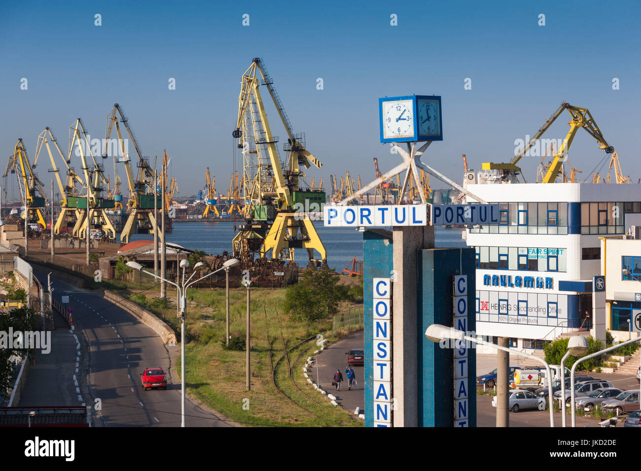 Elevated view of the constanta port hi-res stock photography and images ...