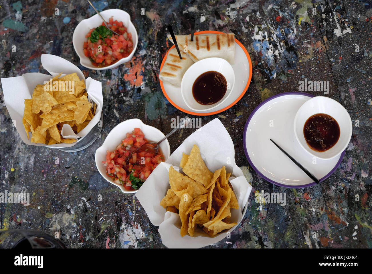 Food art table hi-res stock photography and images - Alamy