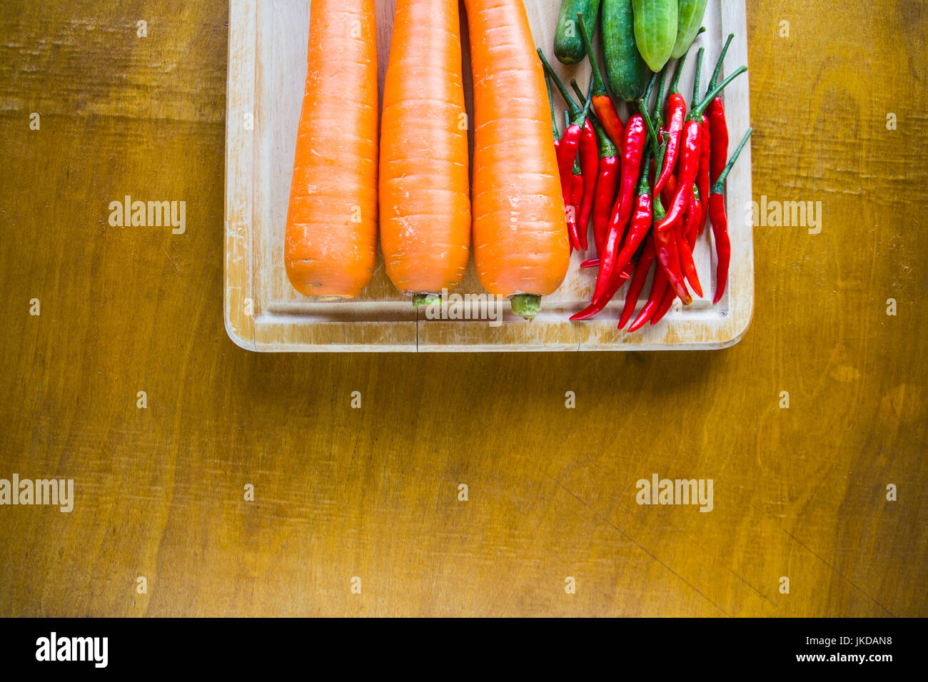 Vegetable chopping wood hi-res stock photography and images - Alamy