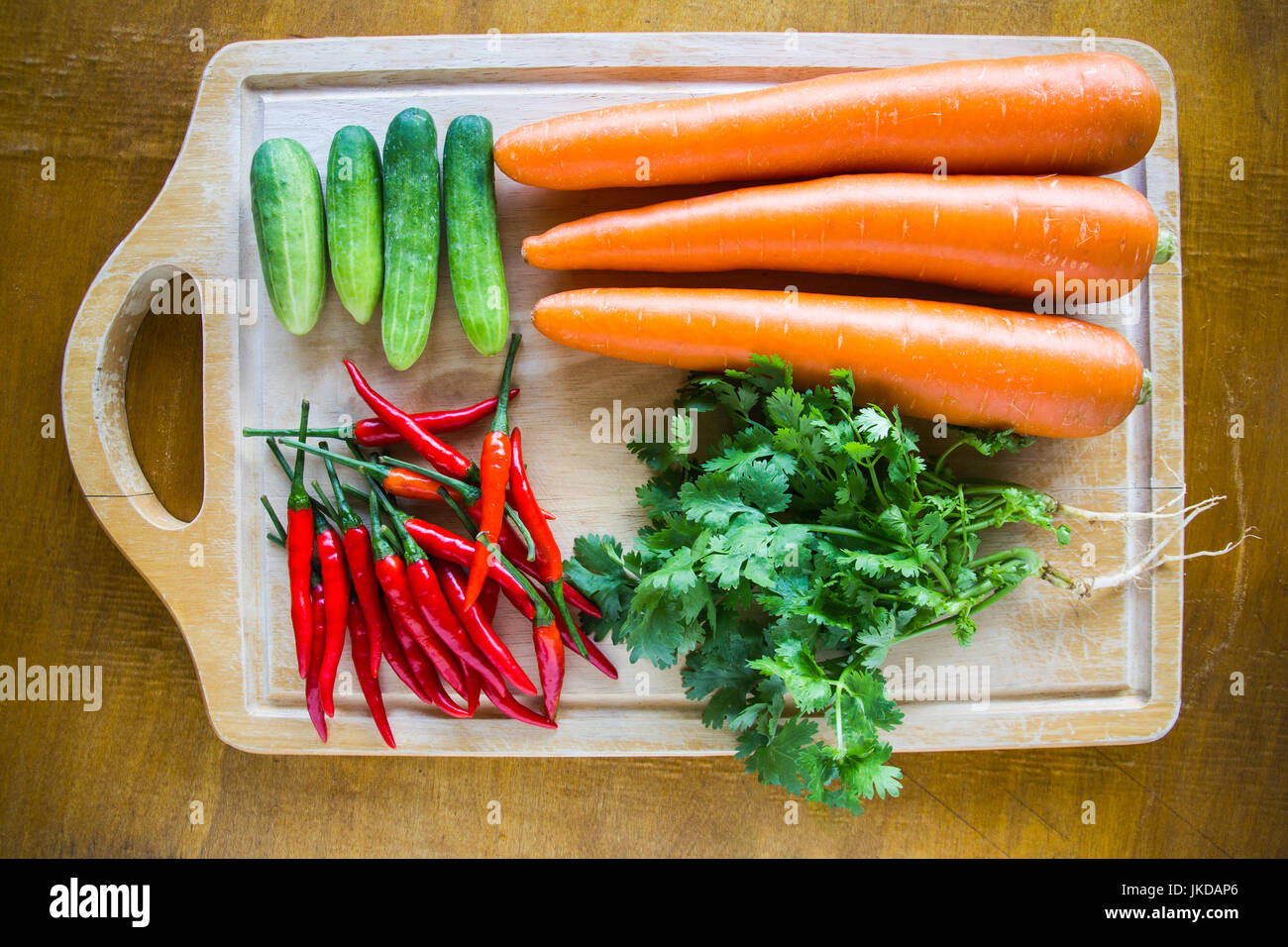 Vegetable chopping wood hi-res stock photography and images - Alamy