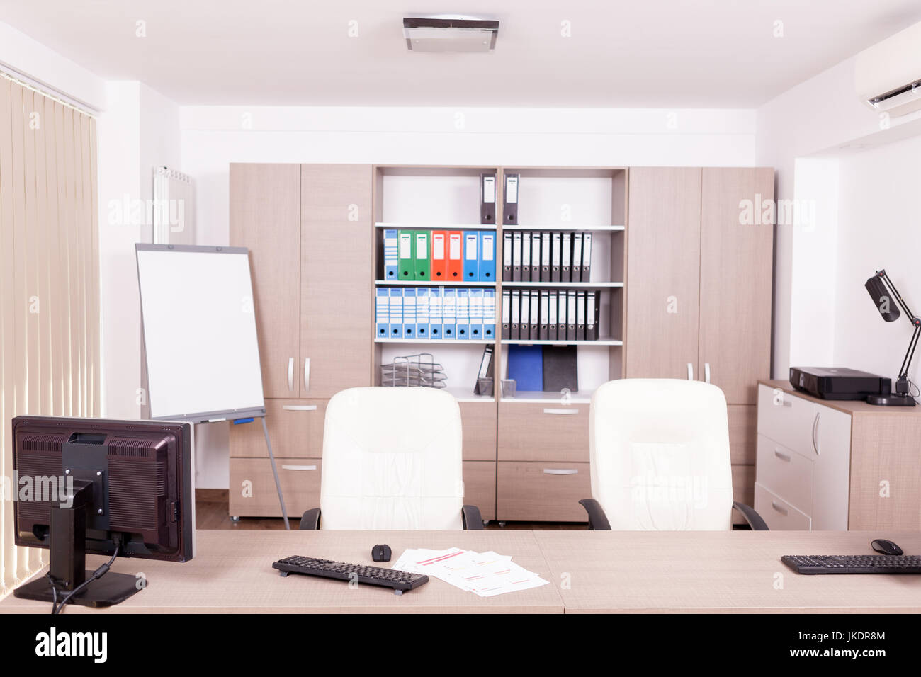 Modern empty office Stock Photo - Alamy