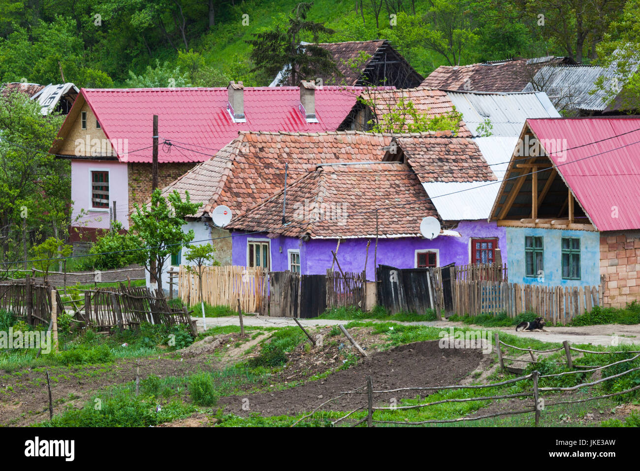 Romania houses hi-res stock photography and images - Alamy