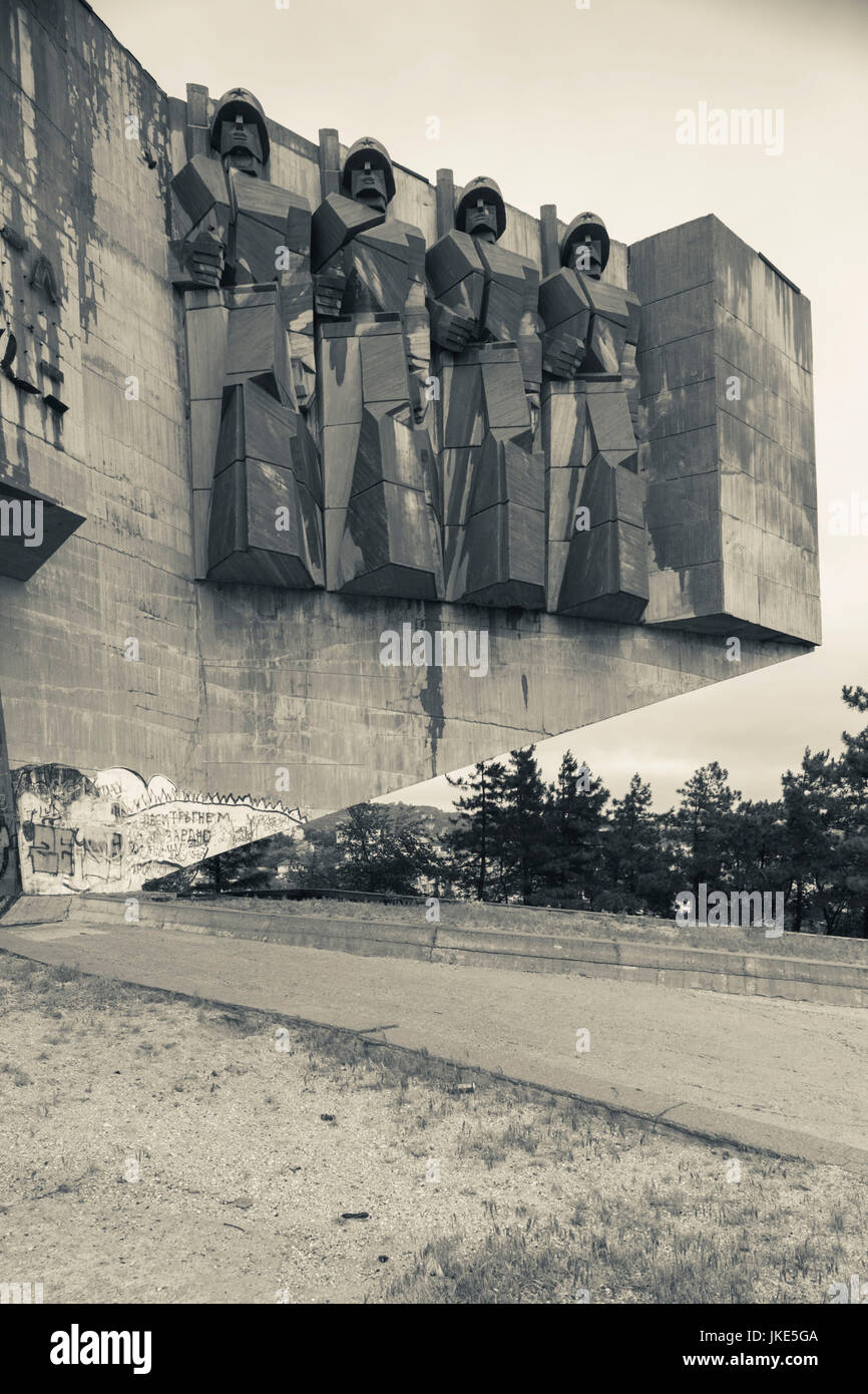 Soviet bulgarian monument friendship hi-res stock photography and ...