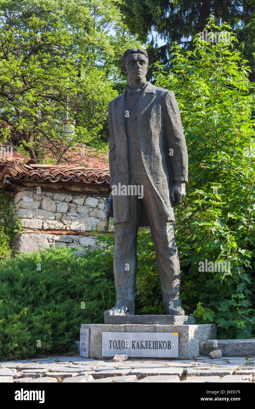 Bulgaria, Central Mountains, Koprivshtitsa, monument to Independence ...