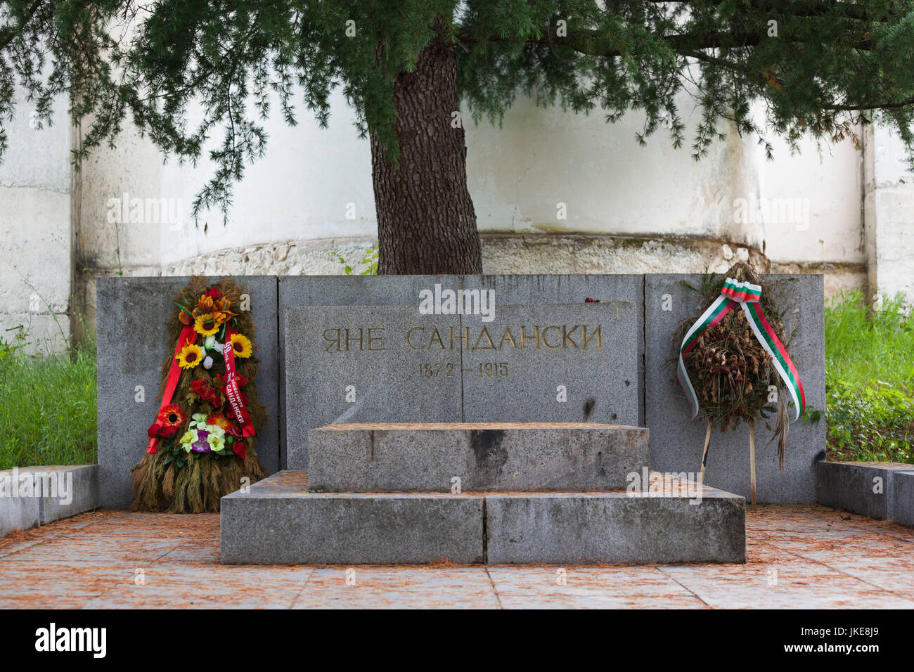 Bulgaria, Southern Mountains, Melnik-area, Rozhen, grave of Yane ...