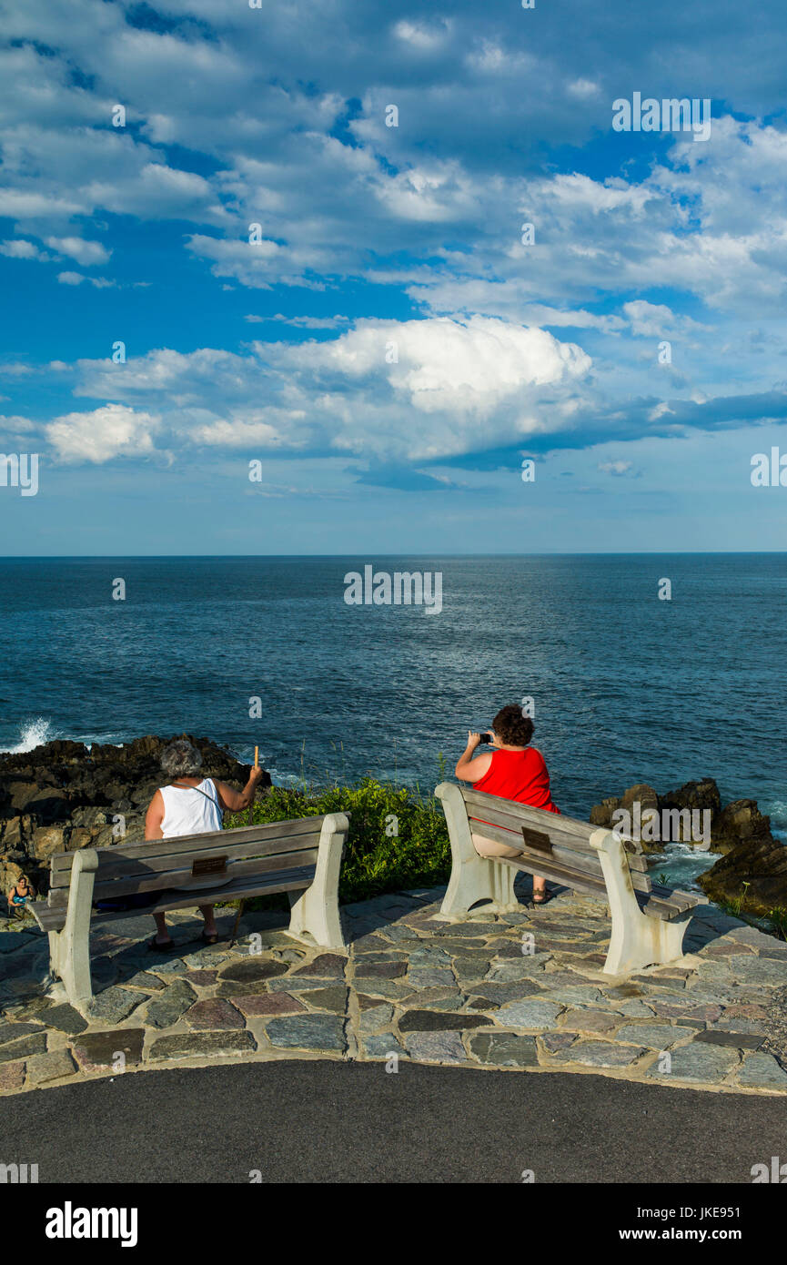 Marginal Way Ogunquit High Resolution Stock Photography and Images - Alamy