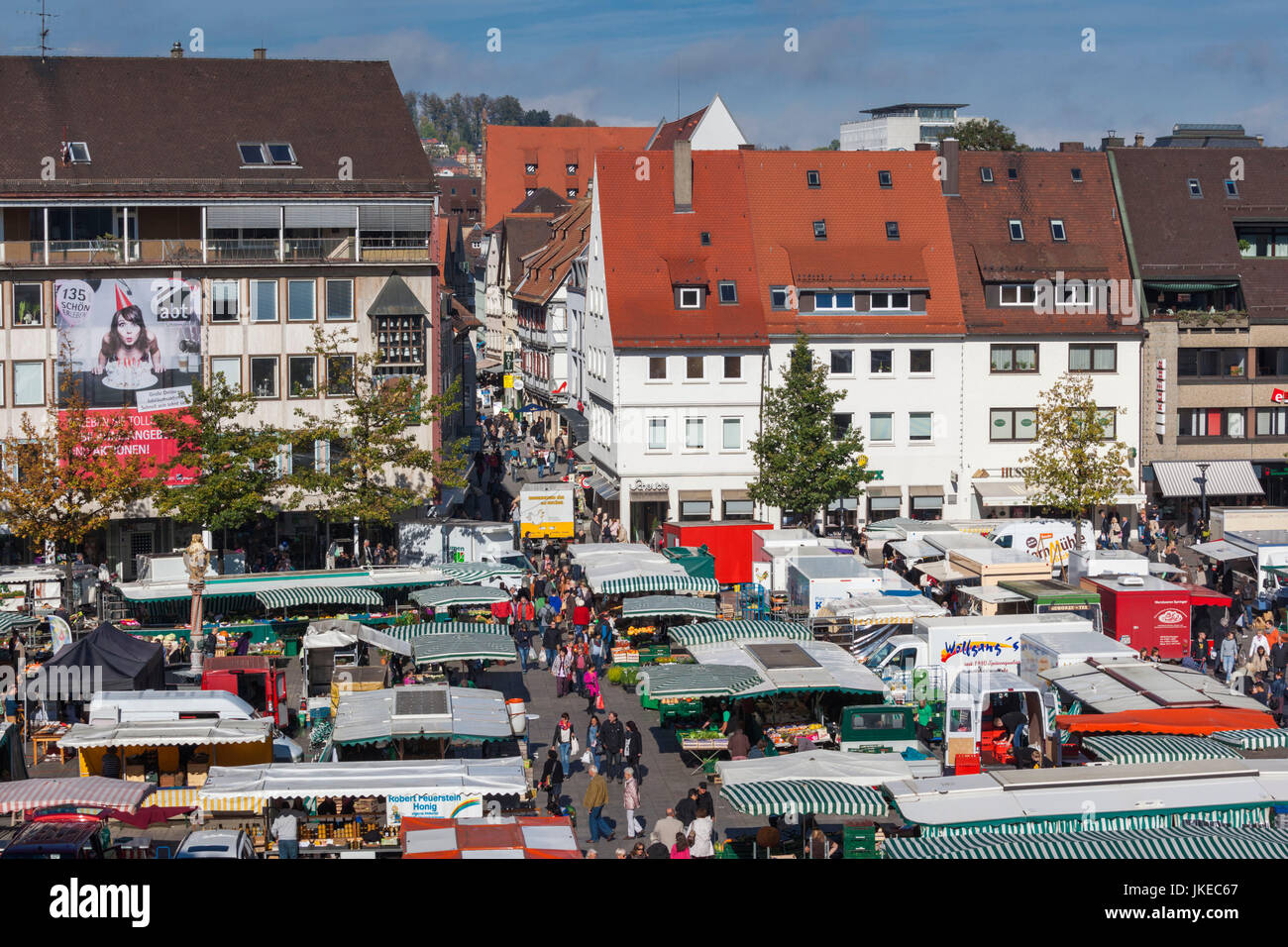 Germany, Baden-Wuerttemberg, Ulm, Muensterplatz square, outdoor farmer ...