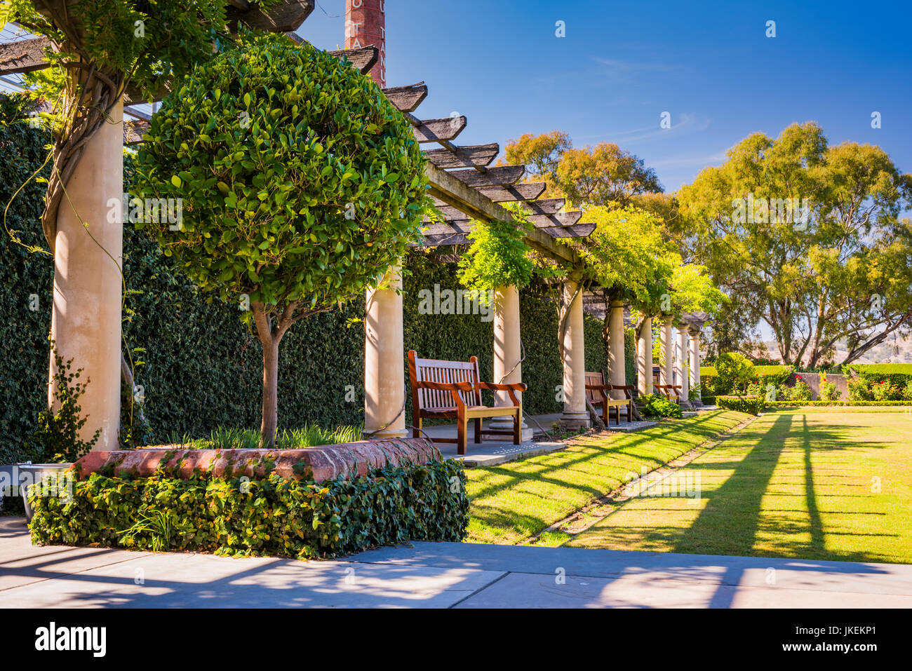 Courtyard at Chateau Tanunda in the Barossa Valley, South Australia ...