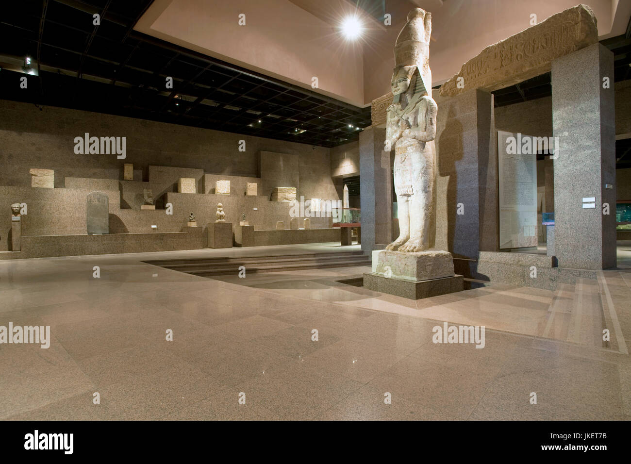 Statue of ramses ii museum hi-res stock photography and images - Alamy