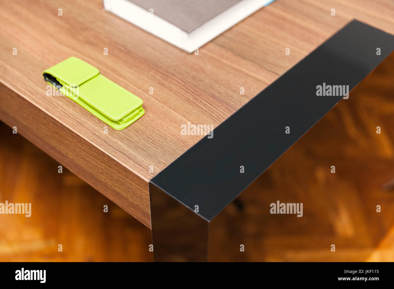 wooden table detail, close up Stock Photo - Alamy