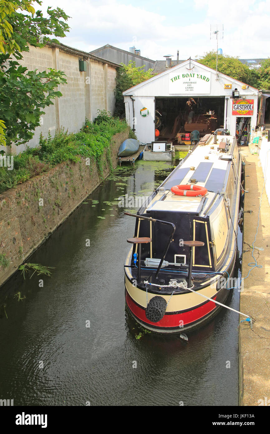 Uk boat builders hi-res stock photography and images - Alamy