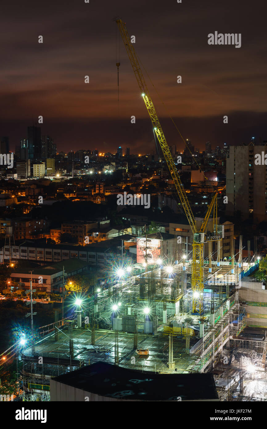 Night tower crane hi-res stock photography and images - Alamy
