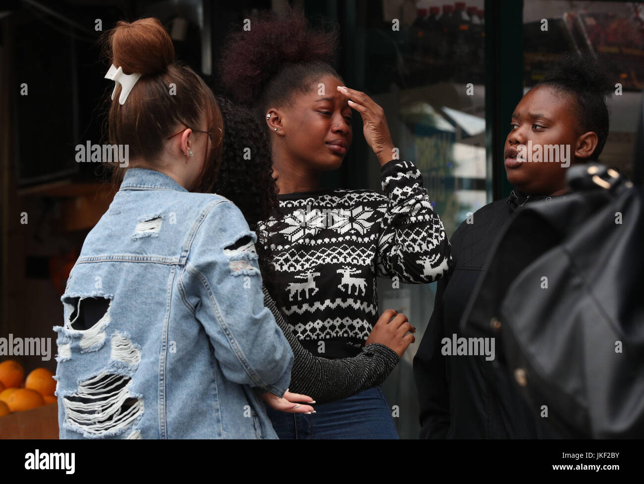 Man being chased by police hi-res stock photography and images - Alamy