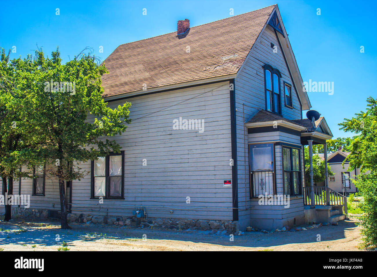 Two story bay window hi-res stock photography and images - Alamy