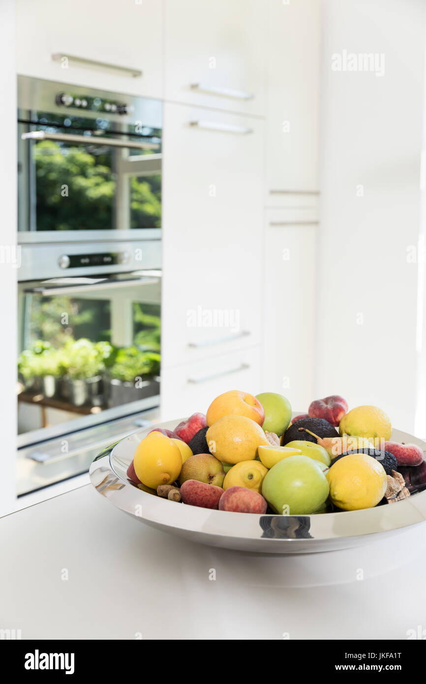 Fruit bowl in kitchen Stock Photo - Alamy