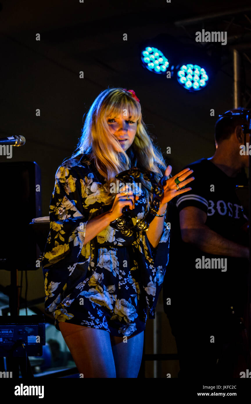 Upton Upon Severn, UK. 22nd July, 2017. Tipitina lead singer Debbie ...