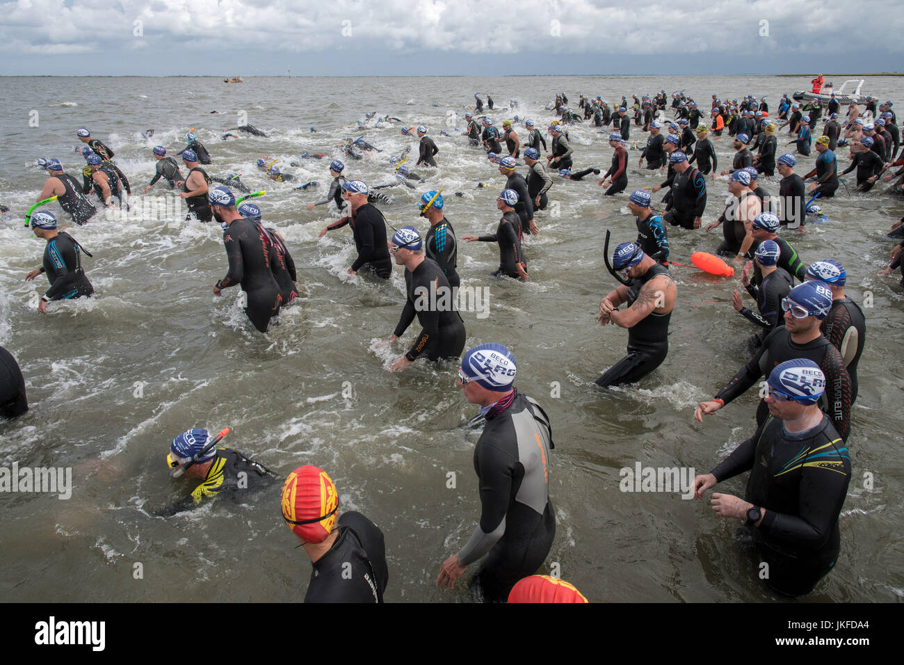 Hilgenriedersiel, Germany. 23rd July, 2017. Some 300 long distance ...