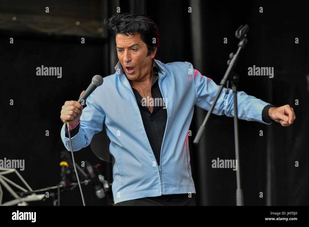 London, UK. 23 July 2017. Tribute artist Mike Nova on stage. Fans ...