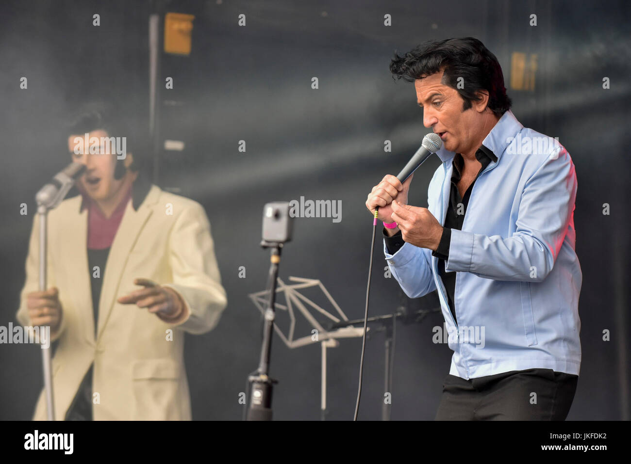 London, UK. 23 July 2017. Tribute artist Mike Nova on stage. Fans ...